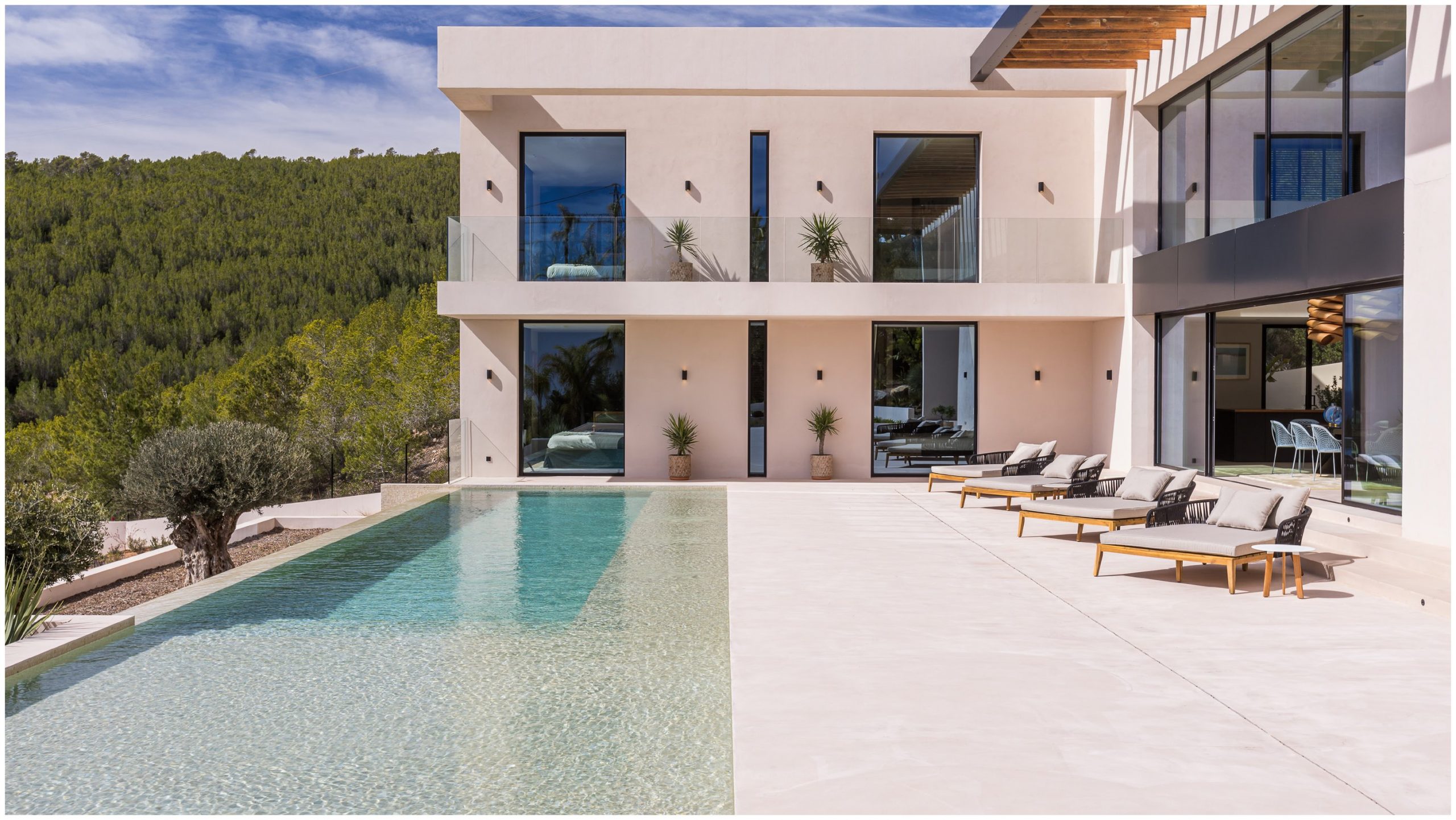 CAN AZUR – The Lit Estates